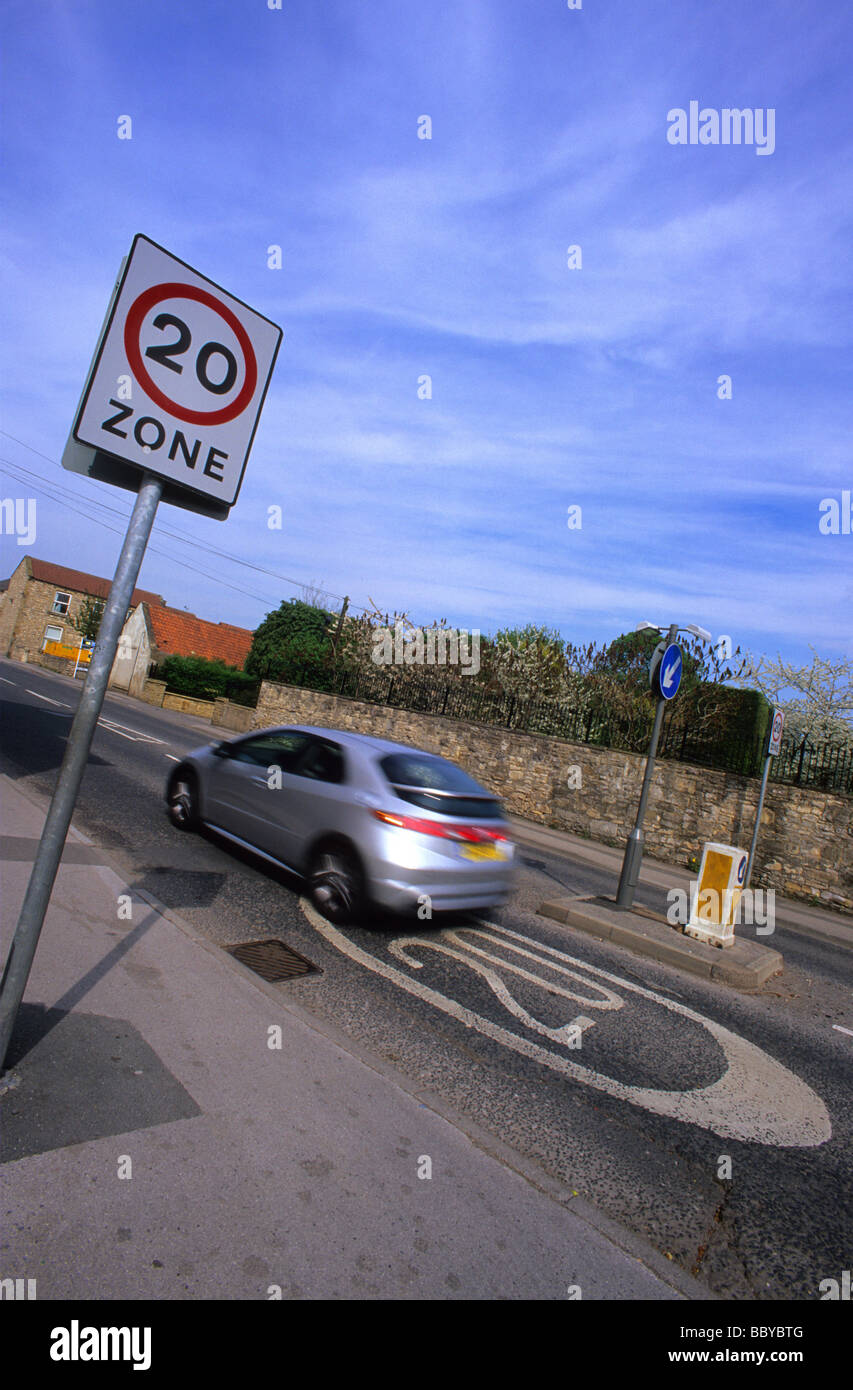 Speed limit sign metric hi-res stock photography and images - Alamy