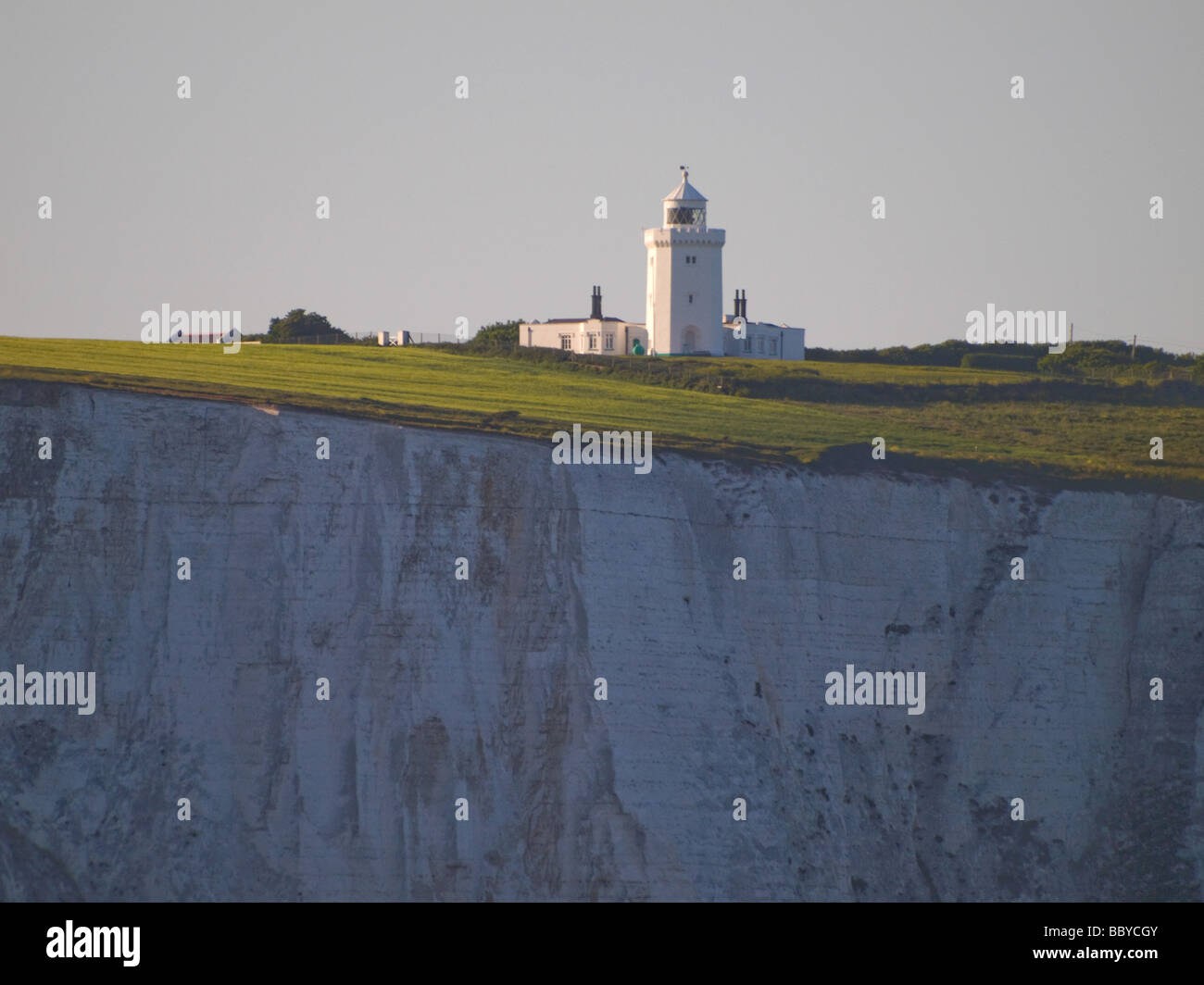 Dover cliffs lighthouse hi-res stock photography and images - Alamy