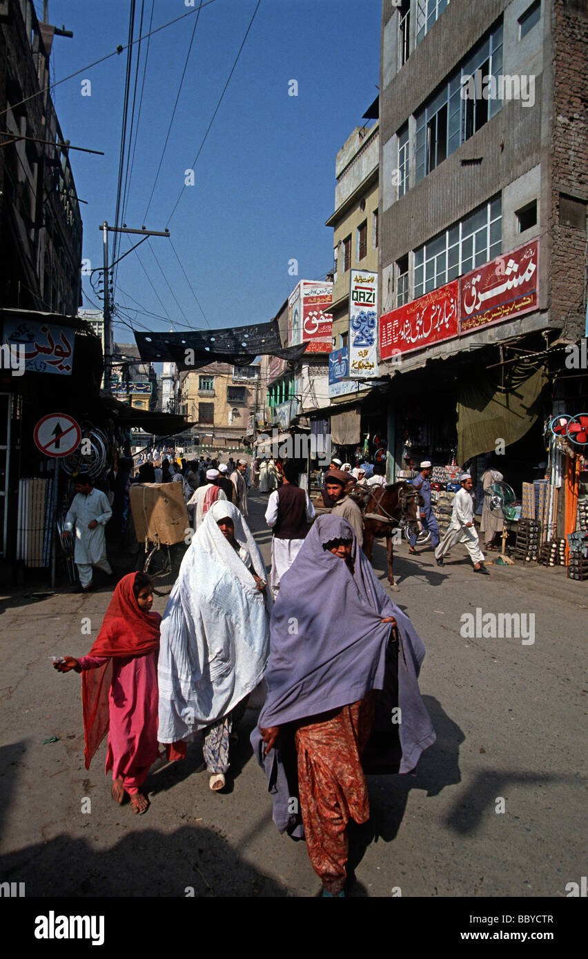 Peshawar bazaar, pakistan hi-res stock photography and images - Alamy