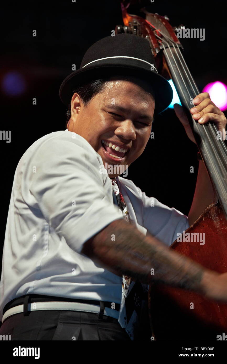 Jazz musician playing. Double bass player of the Brass Munkeys Jazz ...