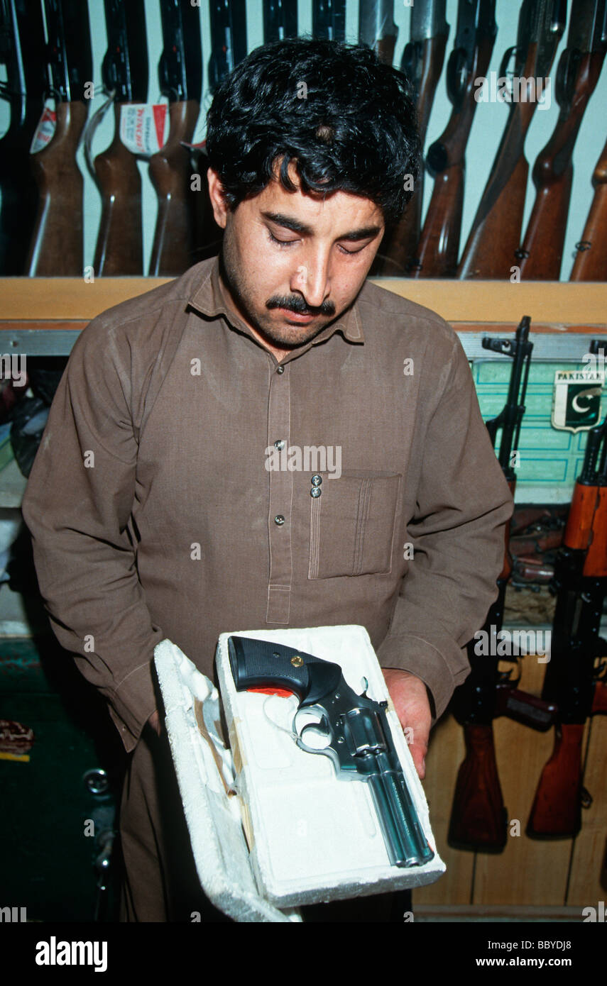 Darra adam khel gun hi-res stock photography and images - Alamy