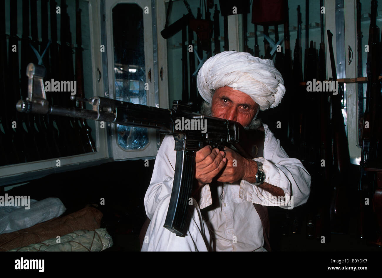 Darra adam khel gun hi-res stock photography and images - Alamy