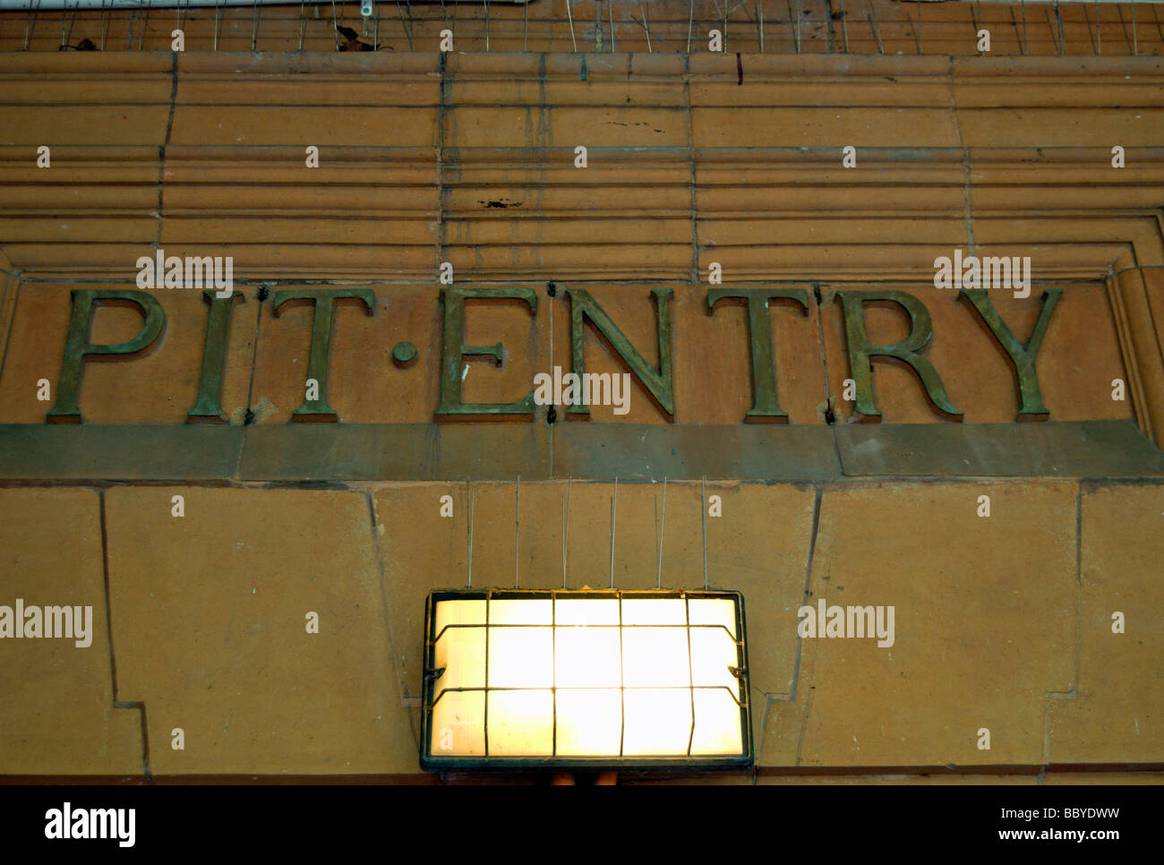 pit entry sign at the 1899 richmond theatre, richmond upon thames ...