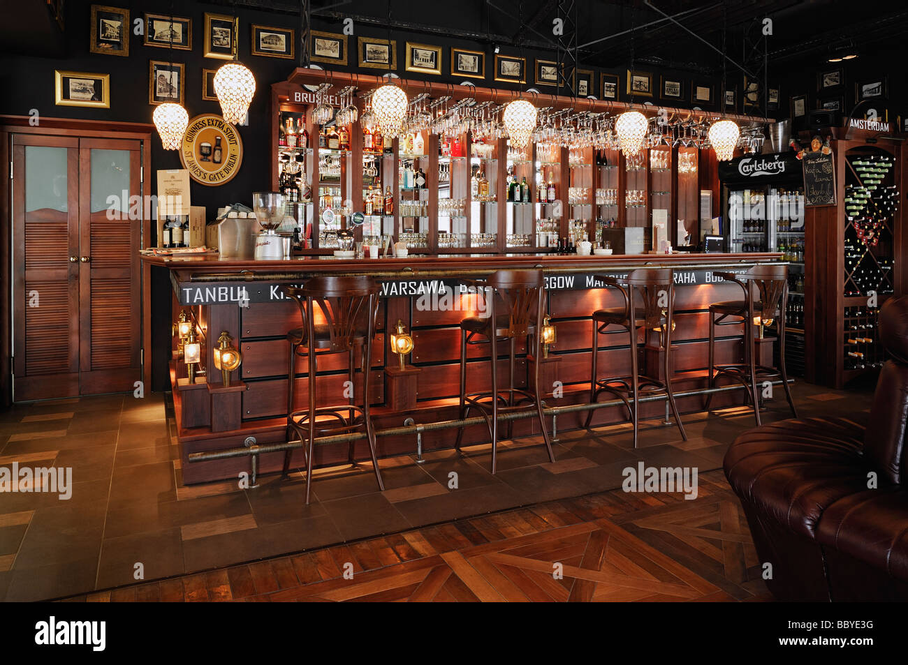 Pub High Resolution Stock Photography and Images - Alamy