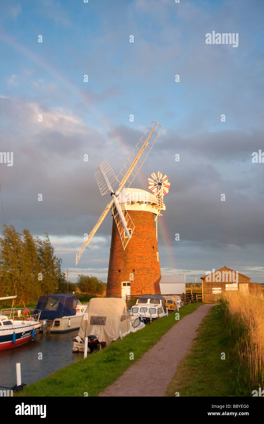 Norfolk broads windmill hi-res stock photography and images - Alamy