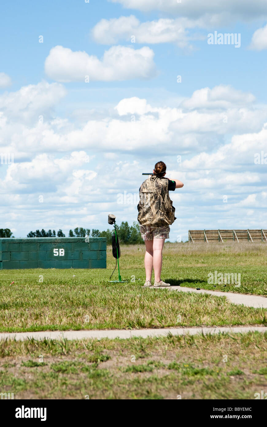 Female shooting targets hi-res stock photography and images - Alamy