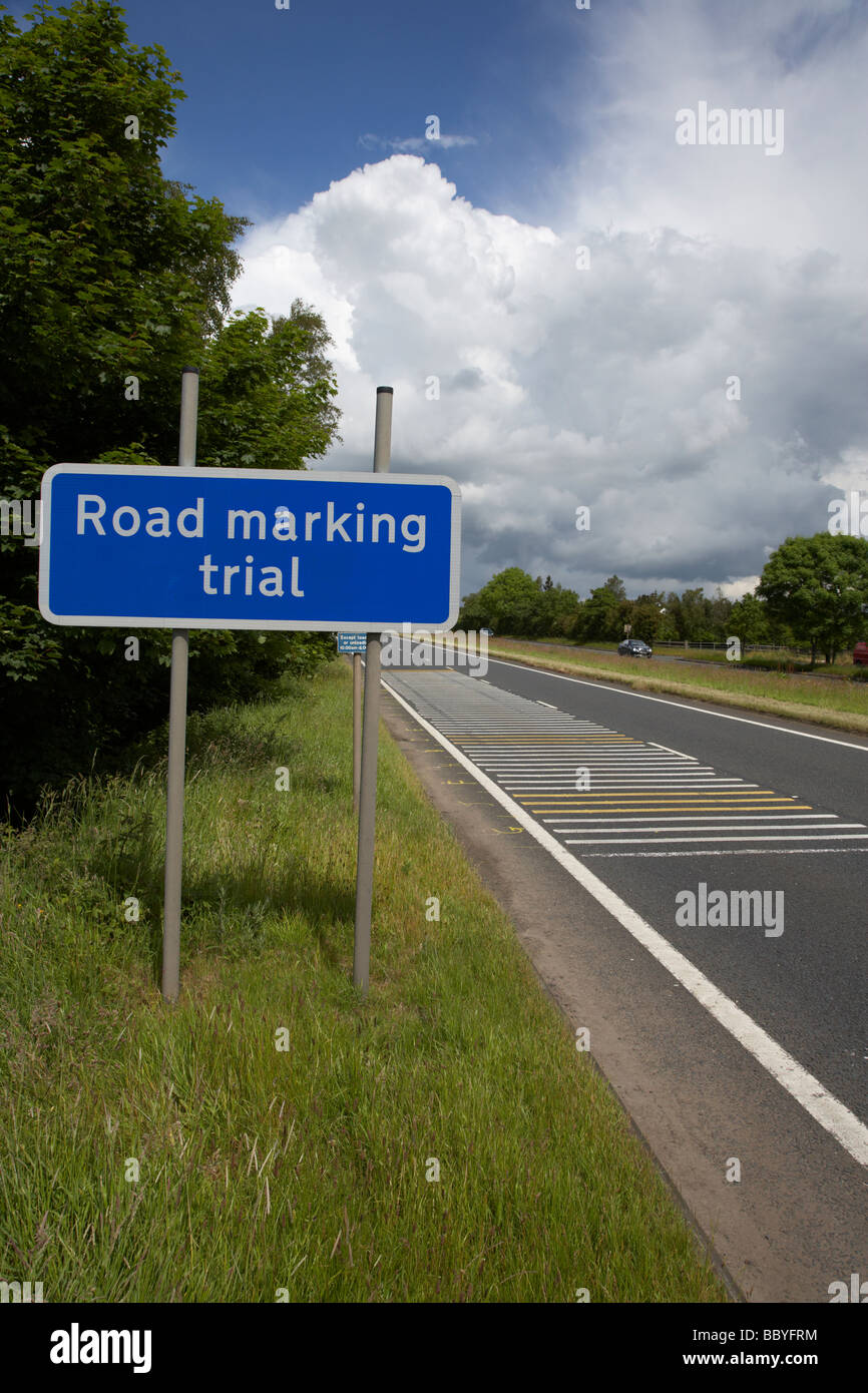 Carriageway marking hi-res stock photography and images - Alamy