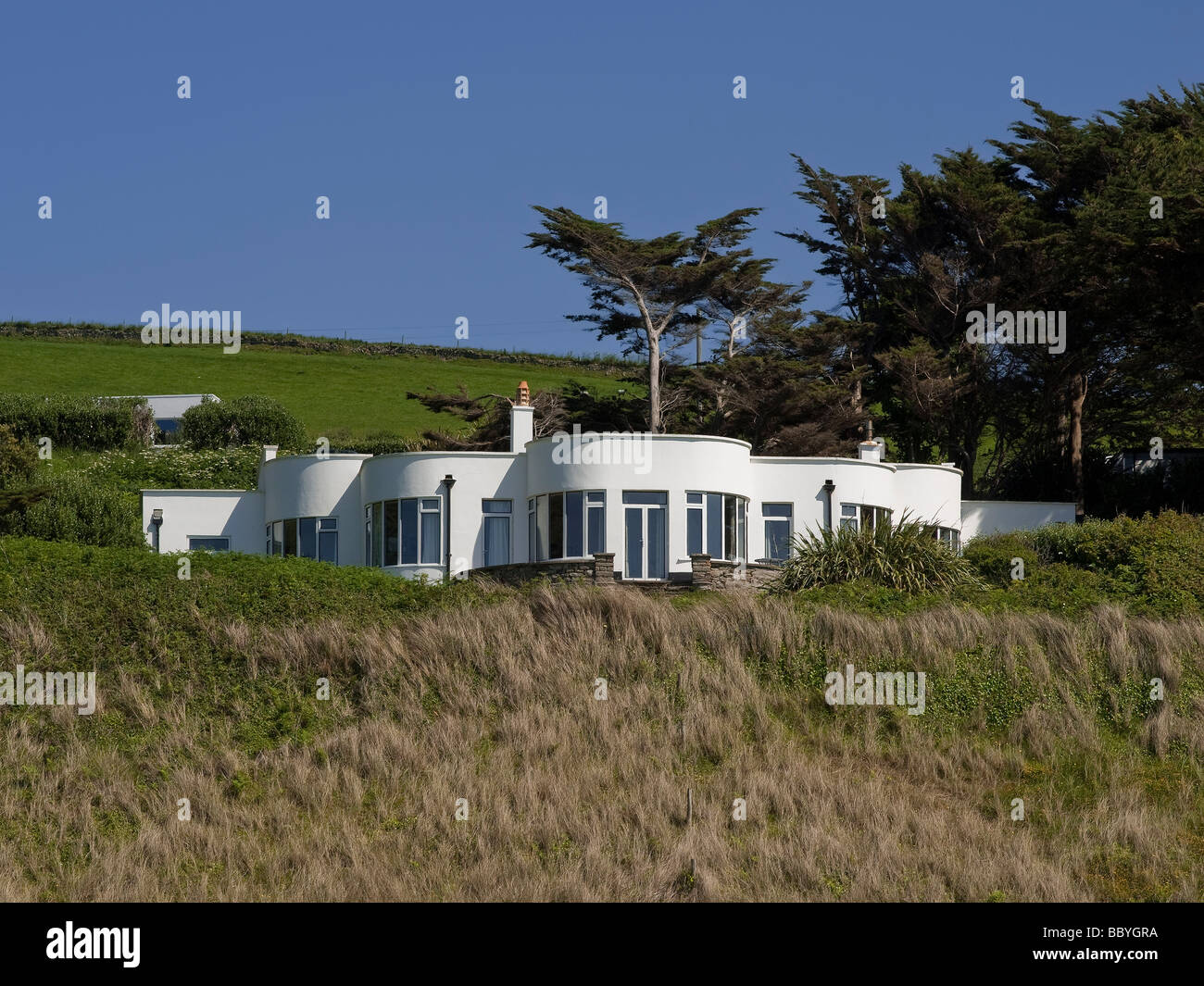 Modern house cliff devon hi-res stock photography and images - Alamy