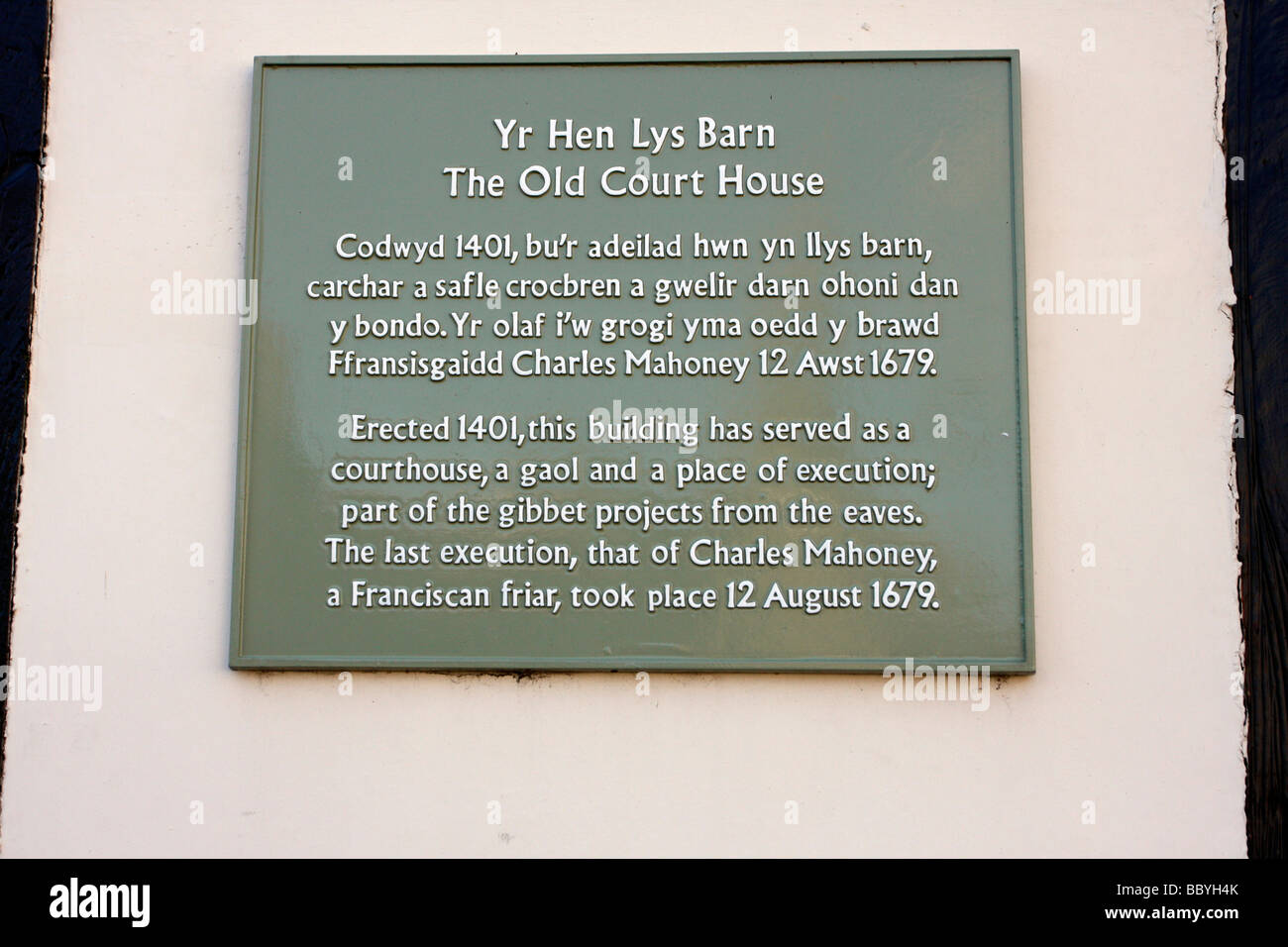 The Old Court House sign on a Tudor building in Ruthin Clwyd North ...