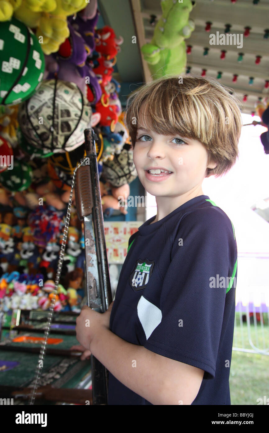 Carnival midway prizes hi-res stock photography and images - Alamy