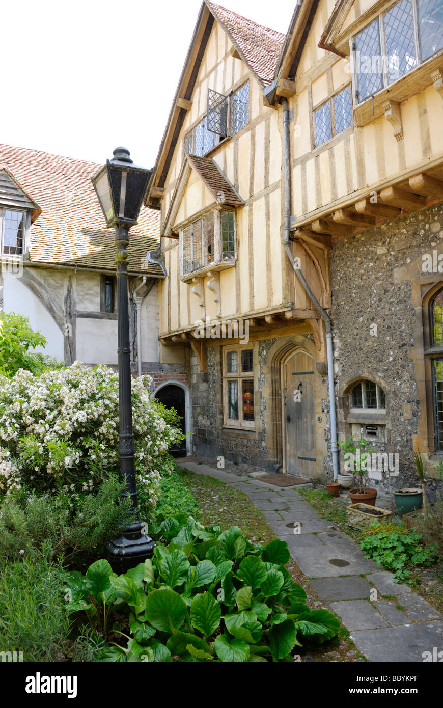 15th century timbered building hi-res stock photography and images - Alamy