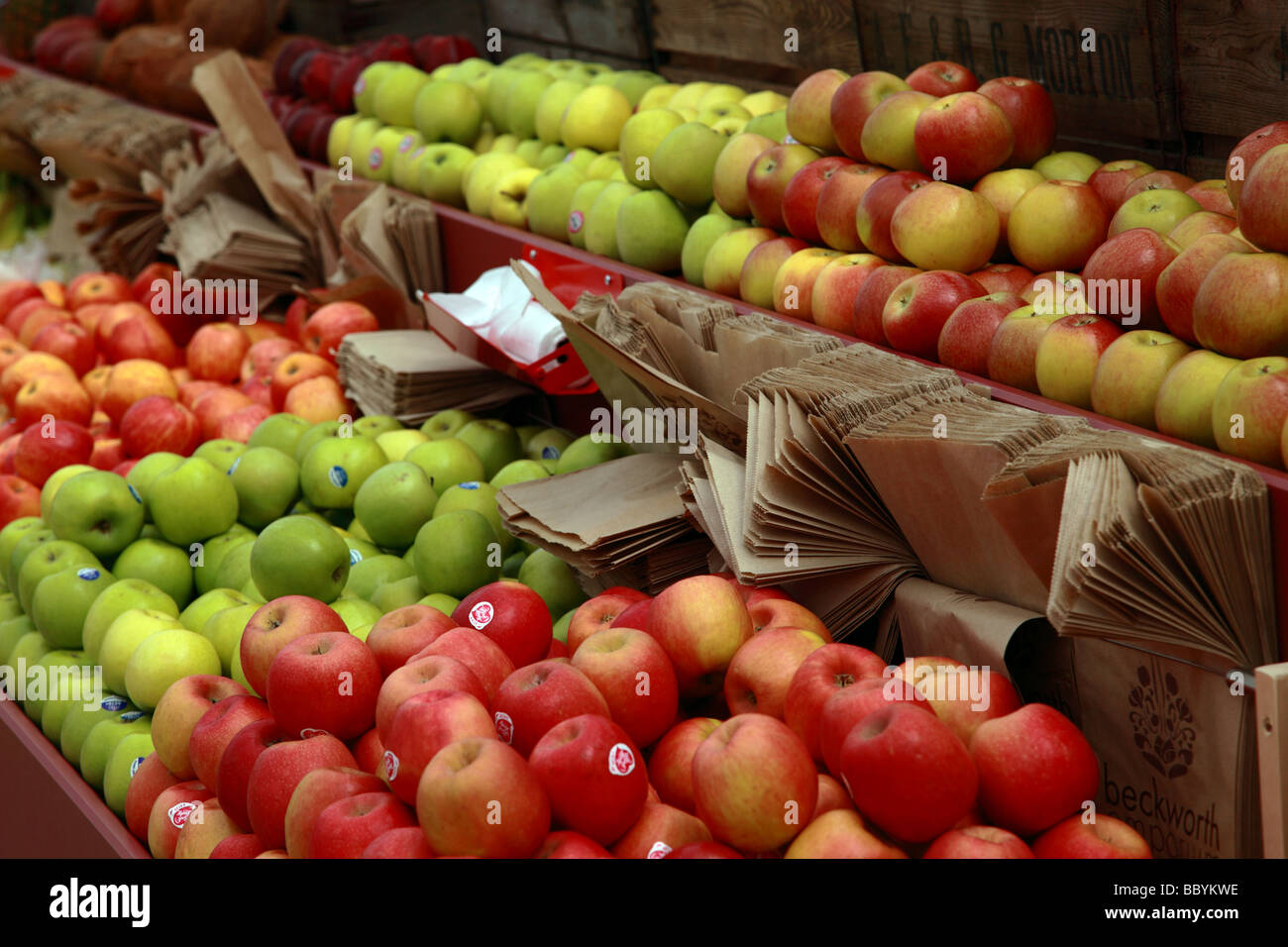 English apples display hi-res stock photography and images - Alamy