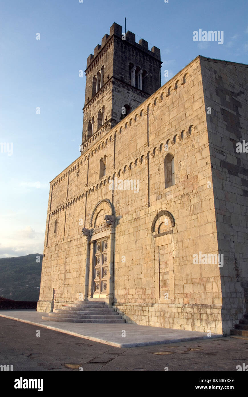 Lucca romanesque cathedral architecture hi-res stock photography and ...