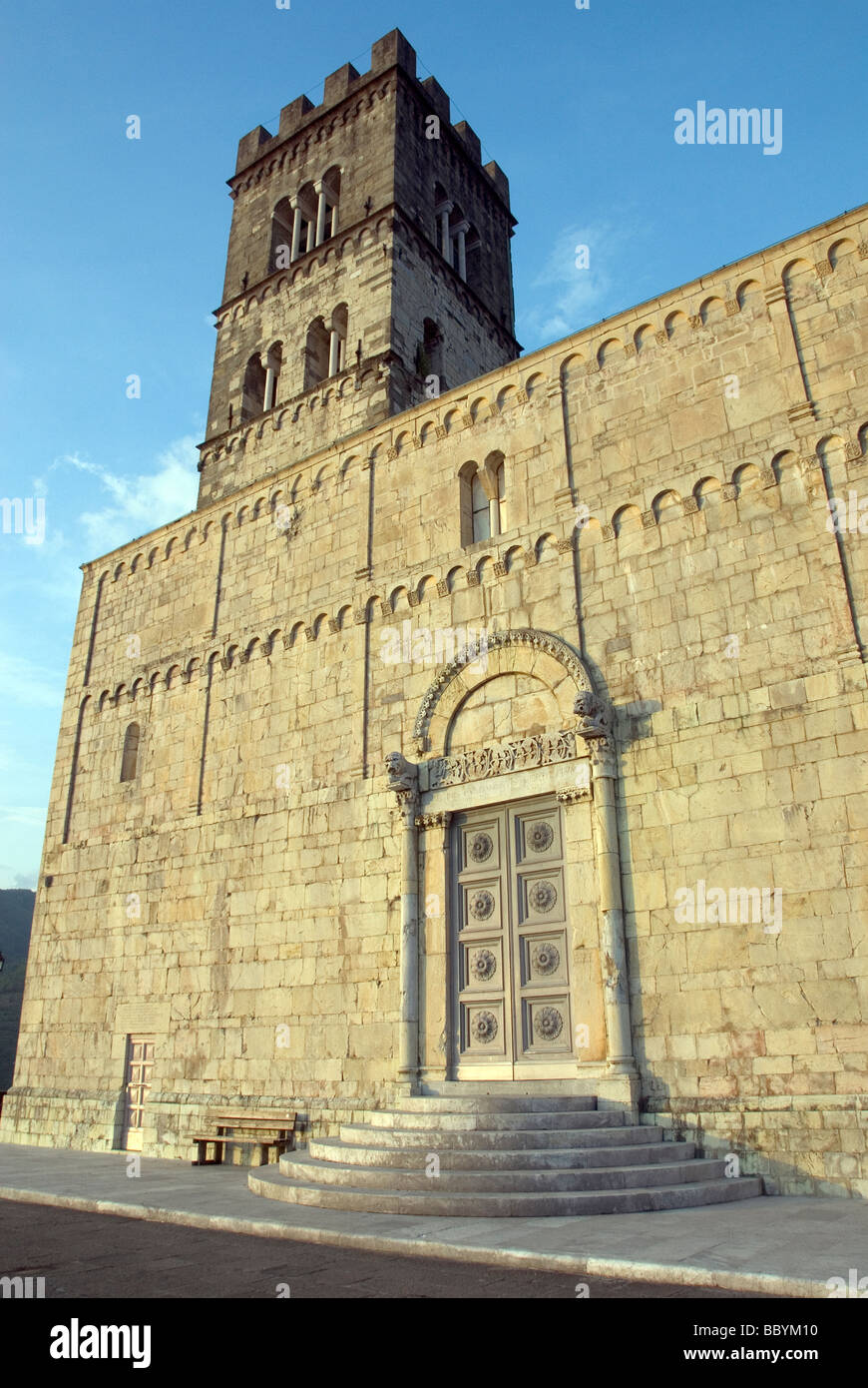 Lucca romanesque cathedral architecture hi-res stock photography and ...