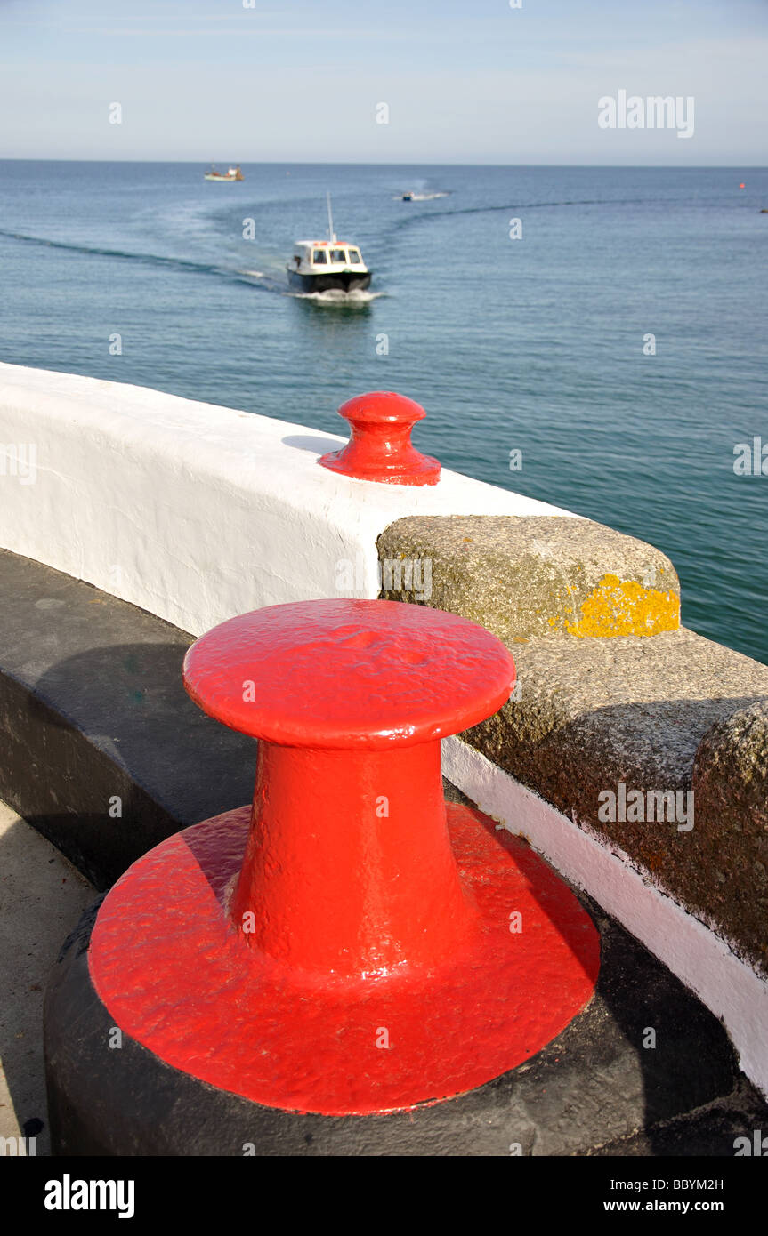 Mooring bollard hi-res stock photography and images - Alamy