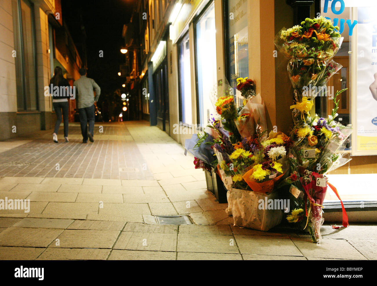 Murder victim flowers hi-res stock photography and images - Alamy