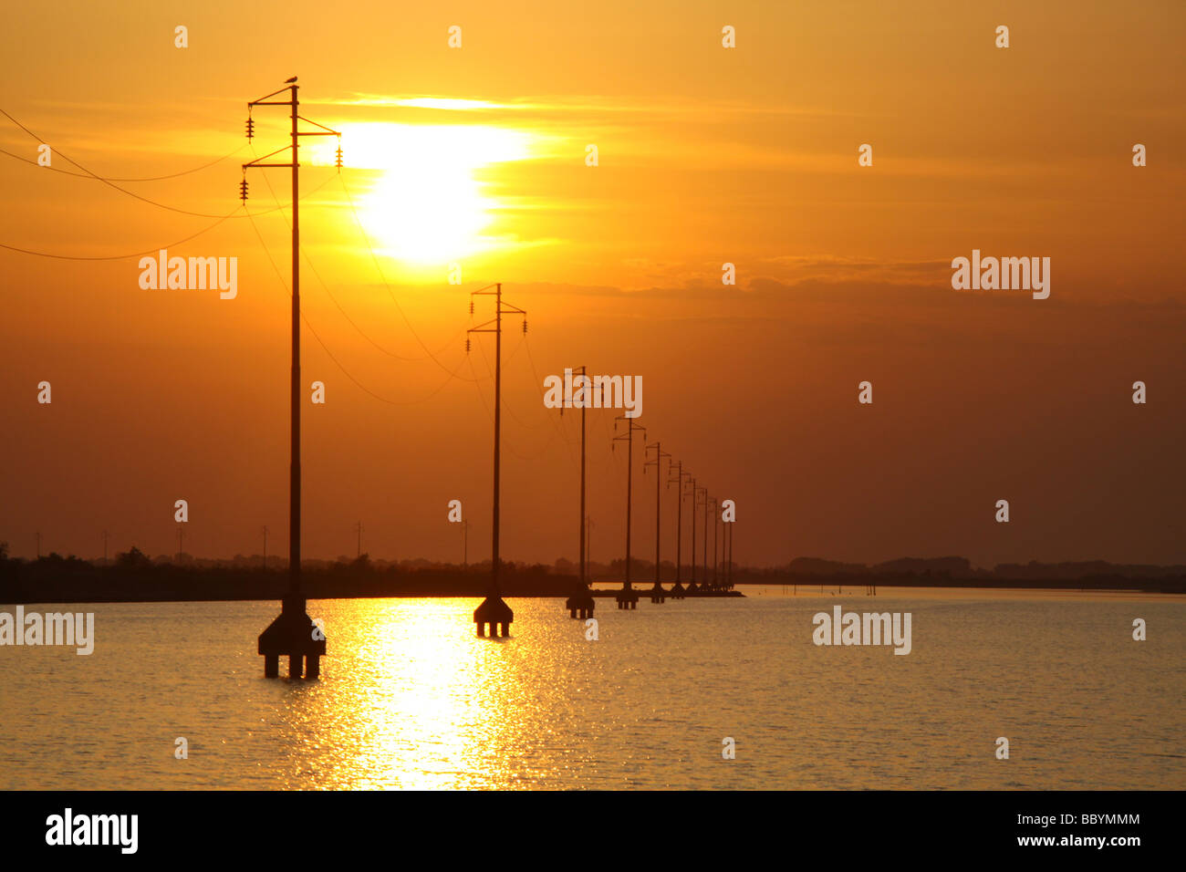 Mobile phone pylons hi-res stock photography and images - Alamy