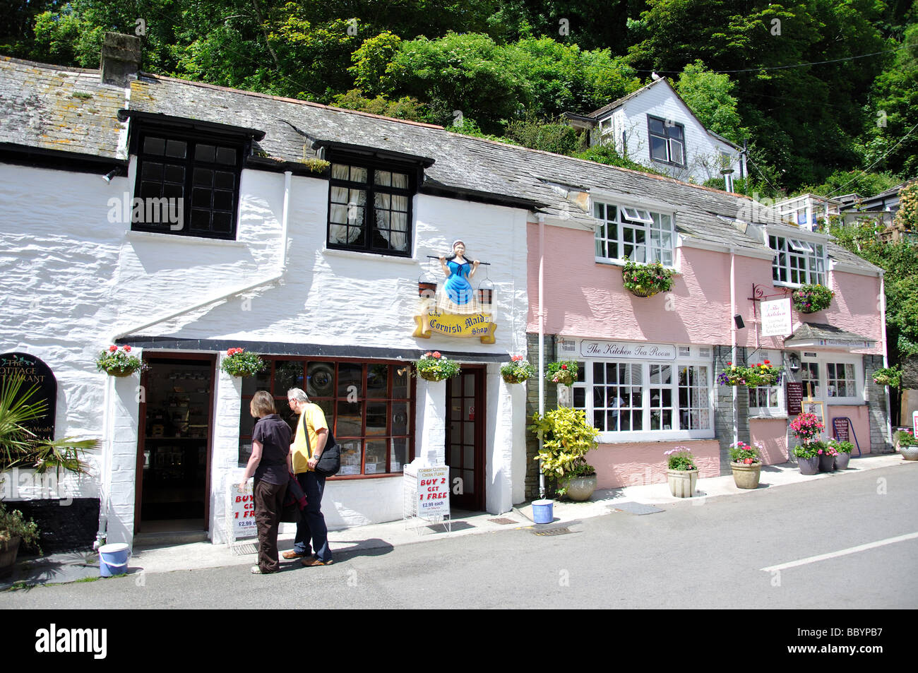 Row shops england hi-res stock photography and images - Alamy
