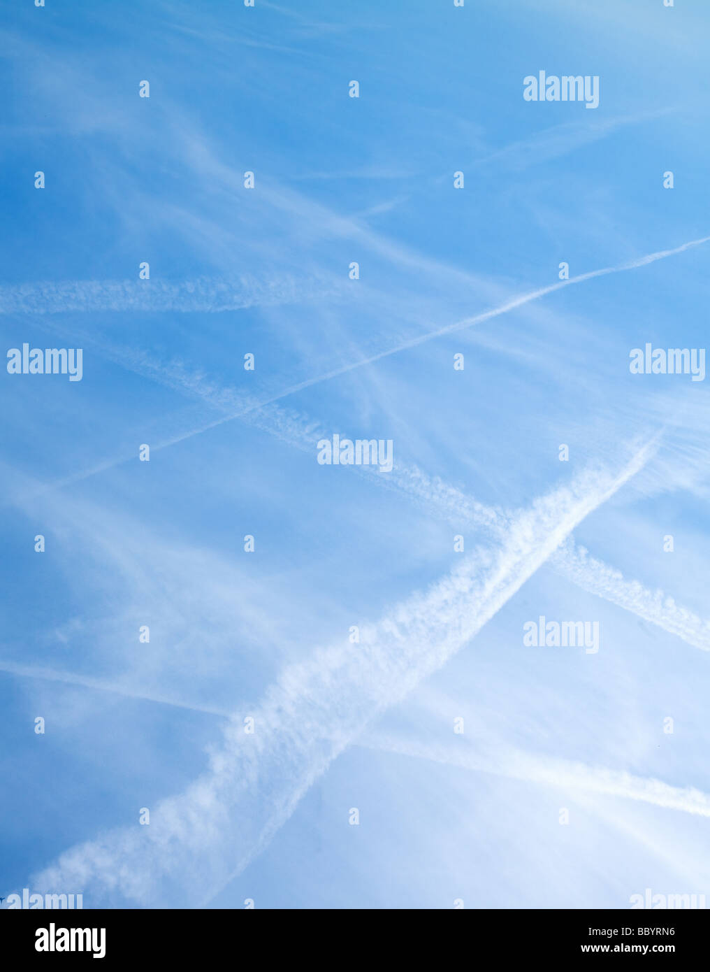 Contrail cross hi-res stock photography and images - Alamy