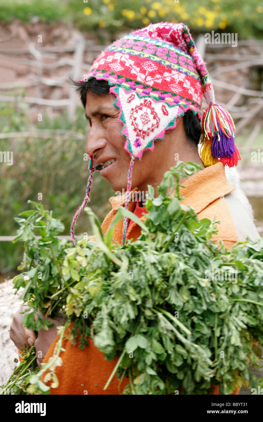 Quechua weaver hi-res stock photography and images - Alamy