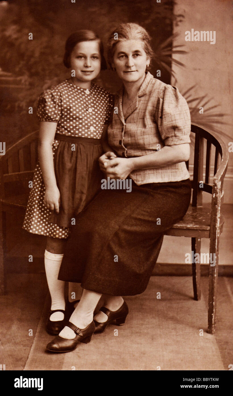Mother and child, historical photograph, circa 1940 Stock Photo - Alamy