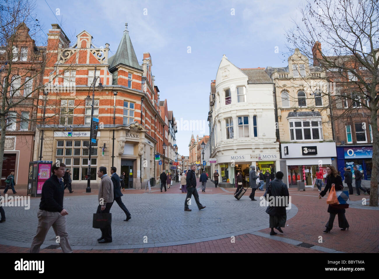 Cross Street from Broad Street, Reading, Berkshire, United Kingdom ...