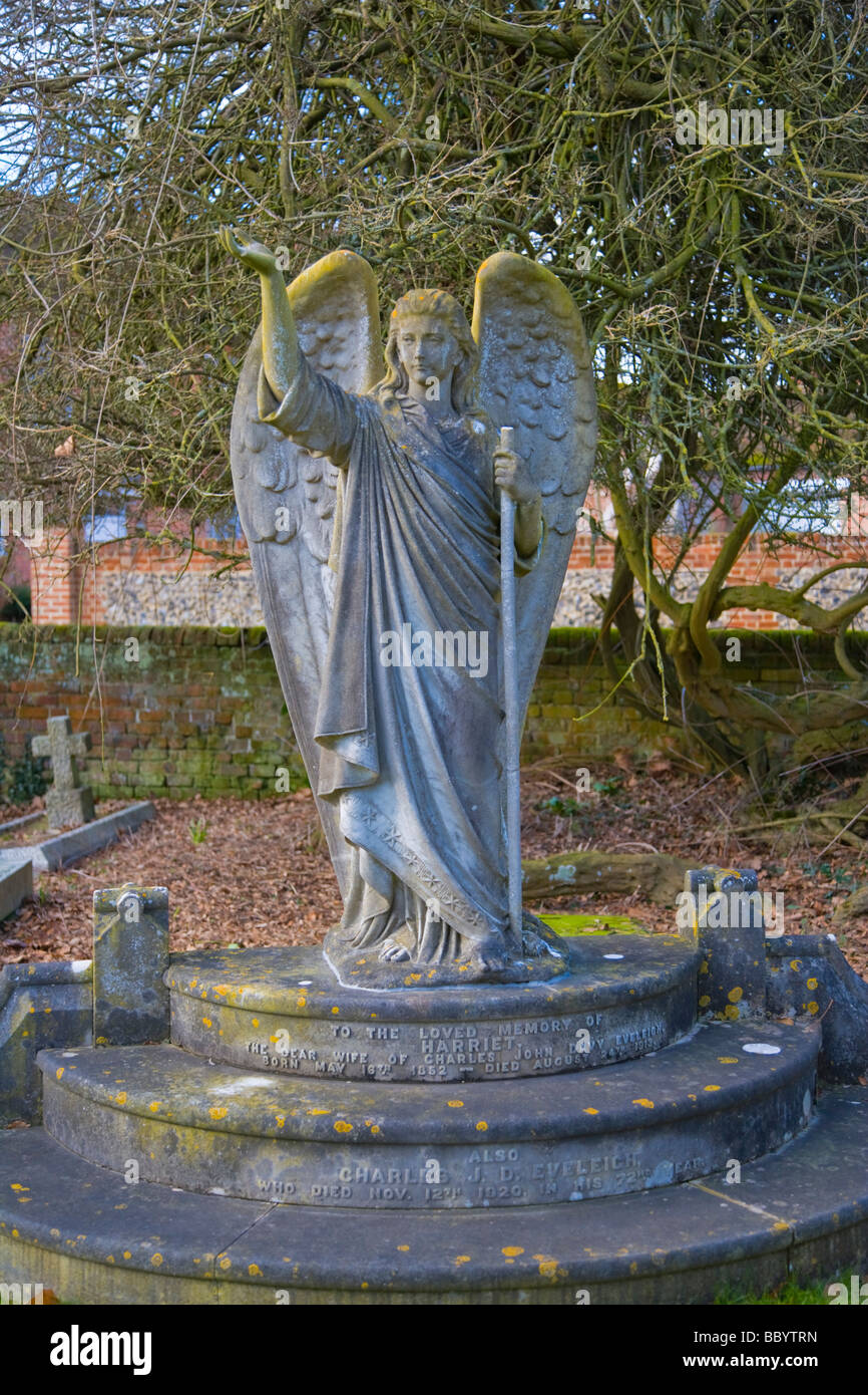 Church yard uk hi-res stock photography and images - Alamy