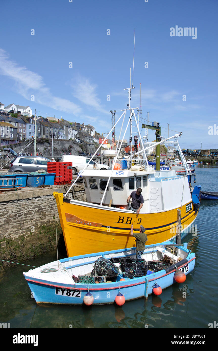 Fishing harbour mevagissey hi-res stock photography and images - Alamy