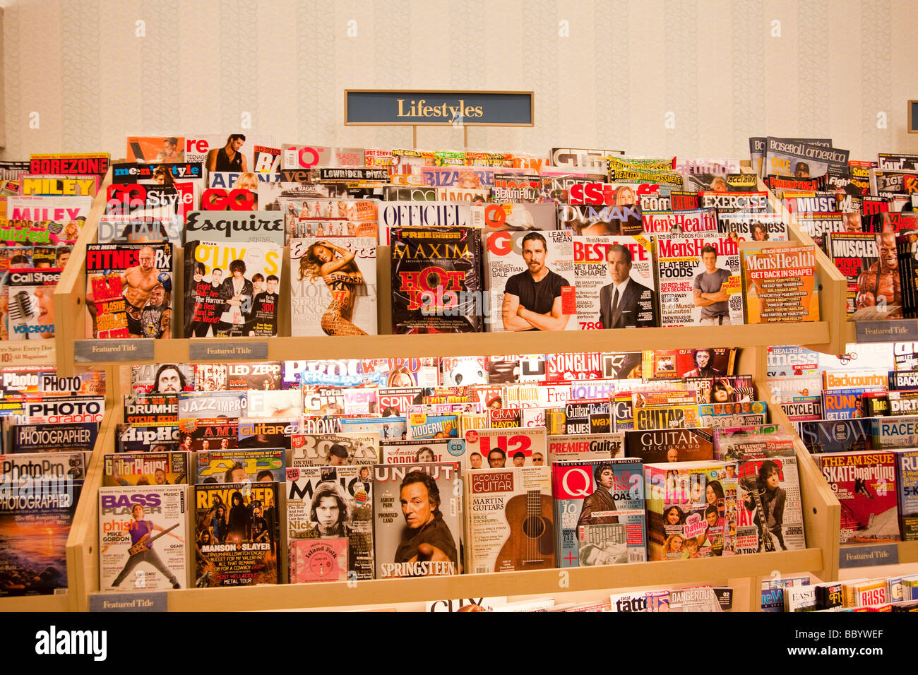 lifestyles magazines and periodicals on display at Barnes and Noble ...