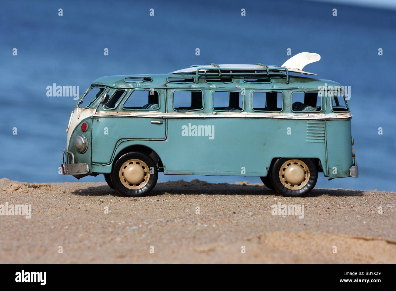 Beaten up van hi-res stock photography and images - Alamy