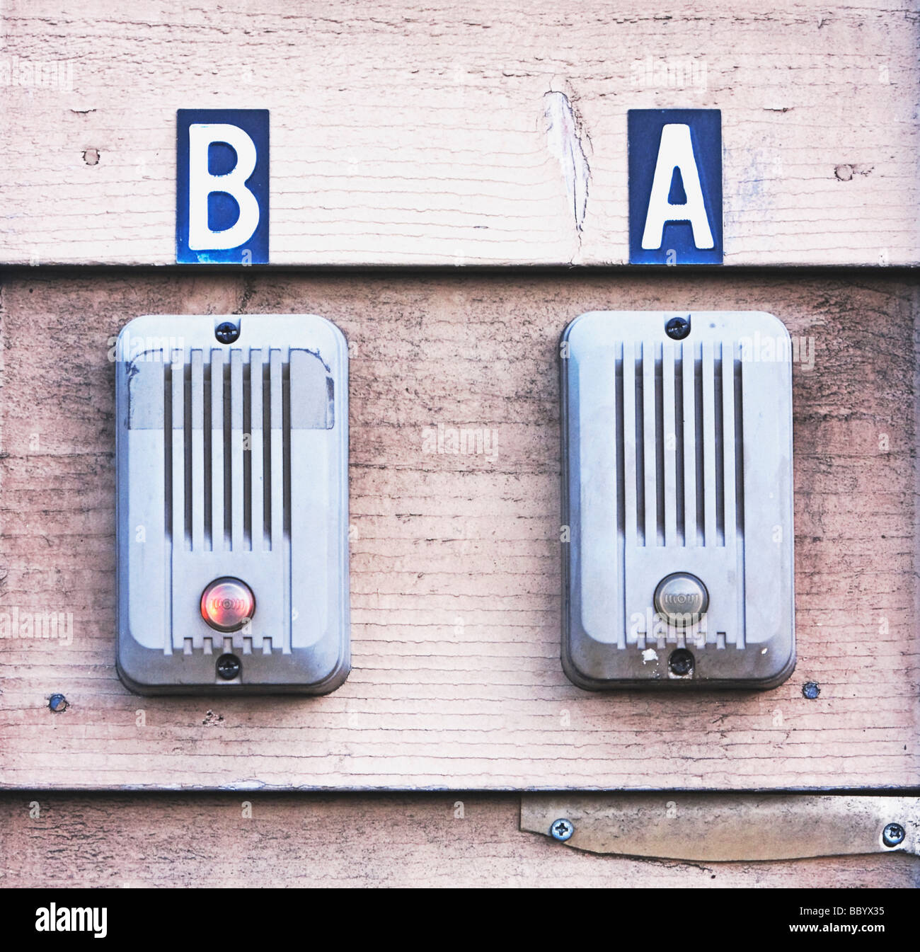 Door buzzer apartment hi-res stock photography and images - Alamy