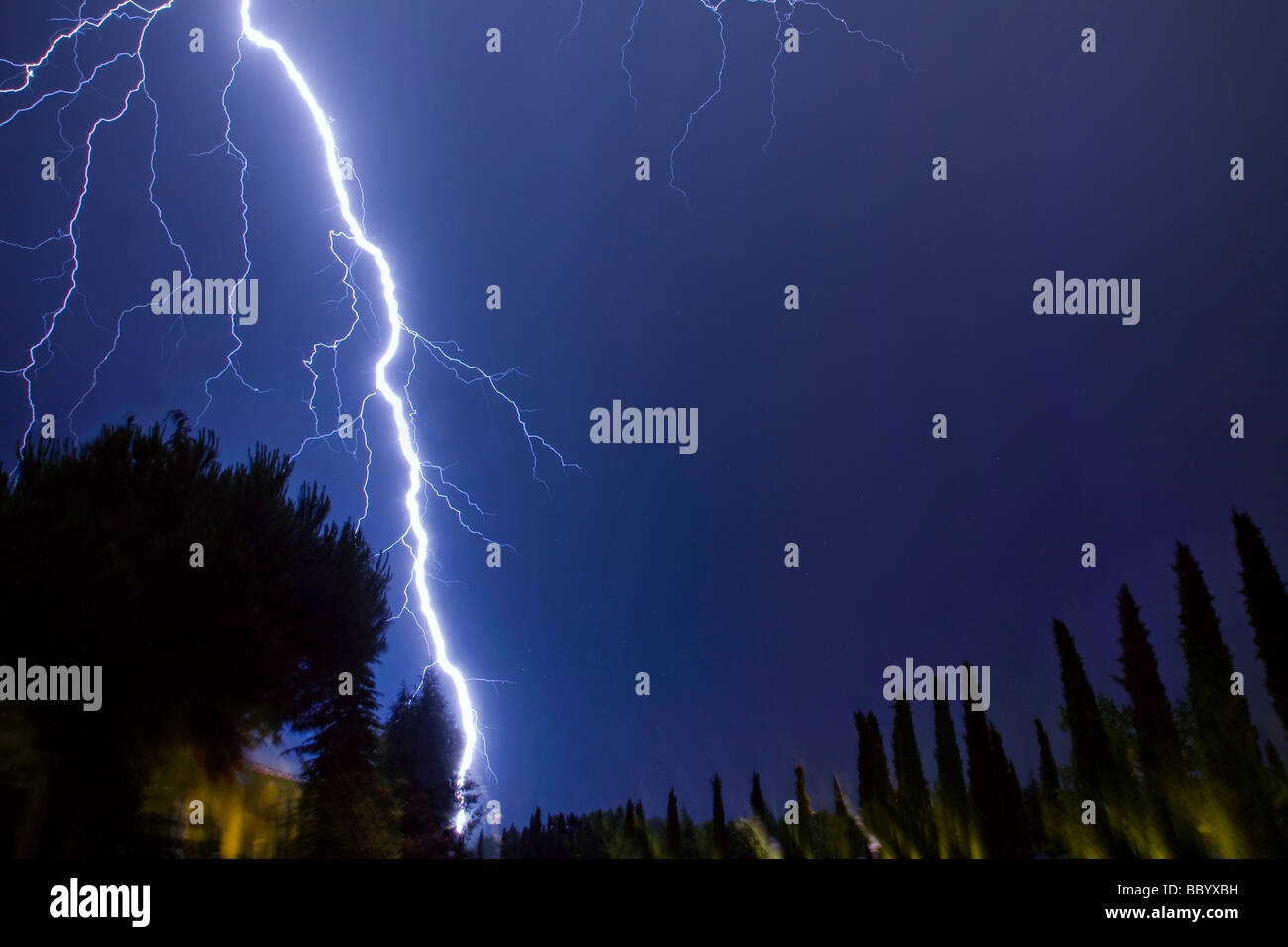 Lightning bolt hi-res stock photography and images - Alamy