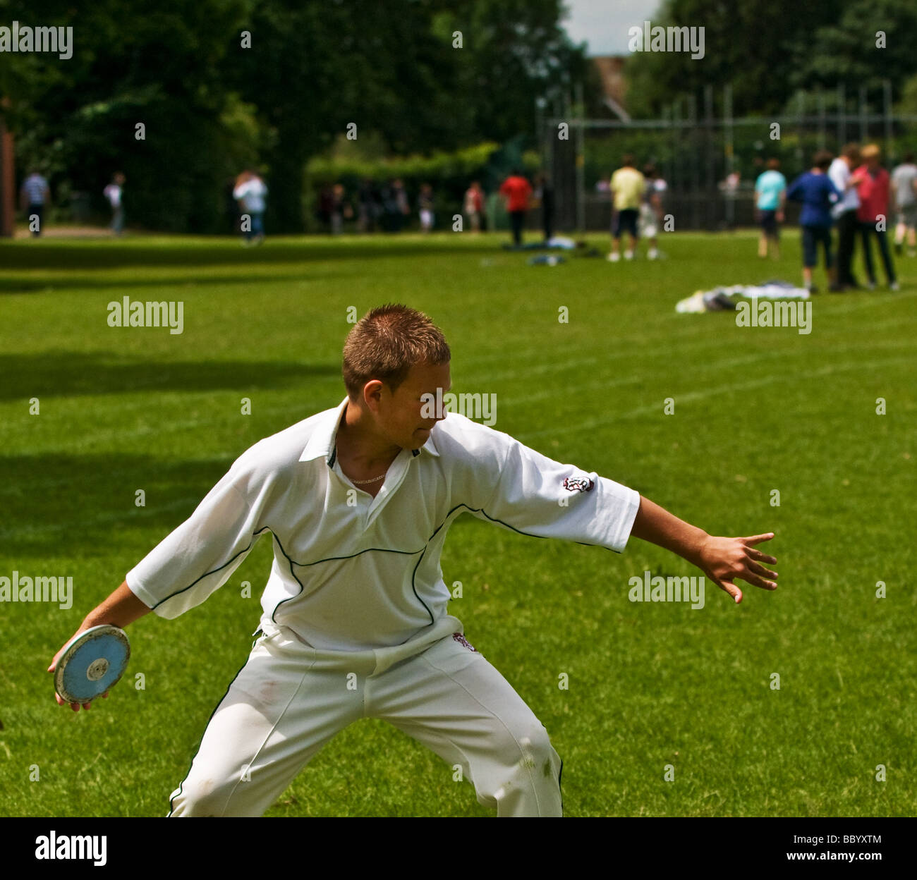 A student throwing the discus Stock Photo - Alamy