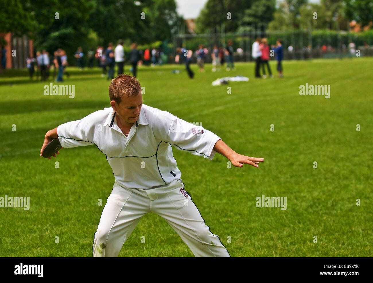 A student throwing the discus Stock Photo - Alamy