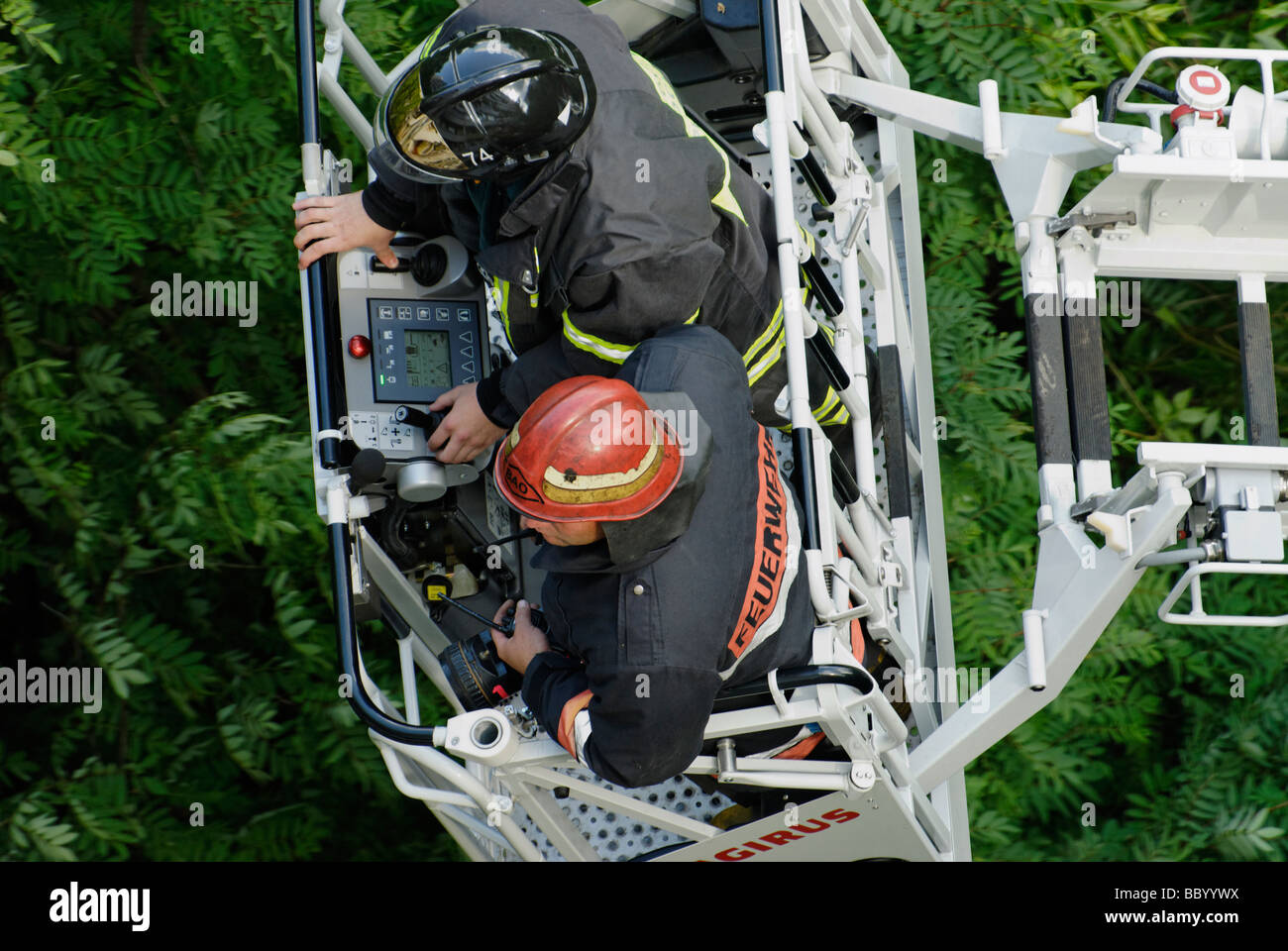Aerial platform fire hi-res stock photography and images - Alamy