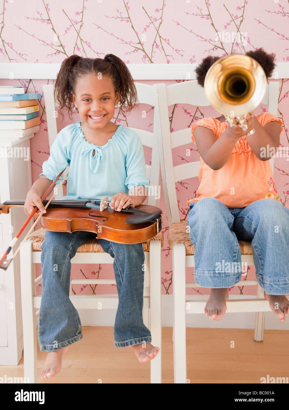 Grinning instruments hi-res stock photography and images - Alamy