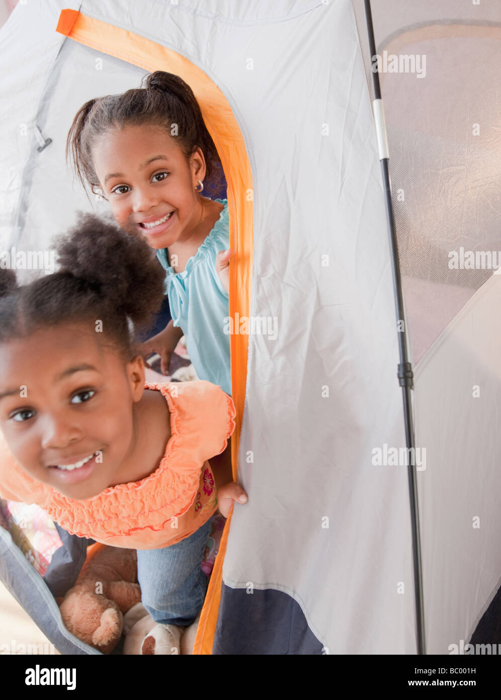Girls sleepover hi-res stock photography and images - Alamy