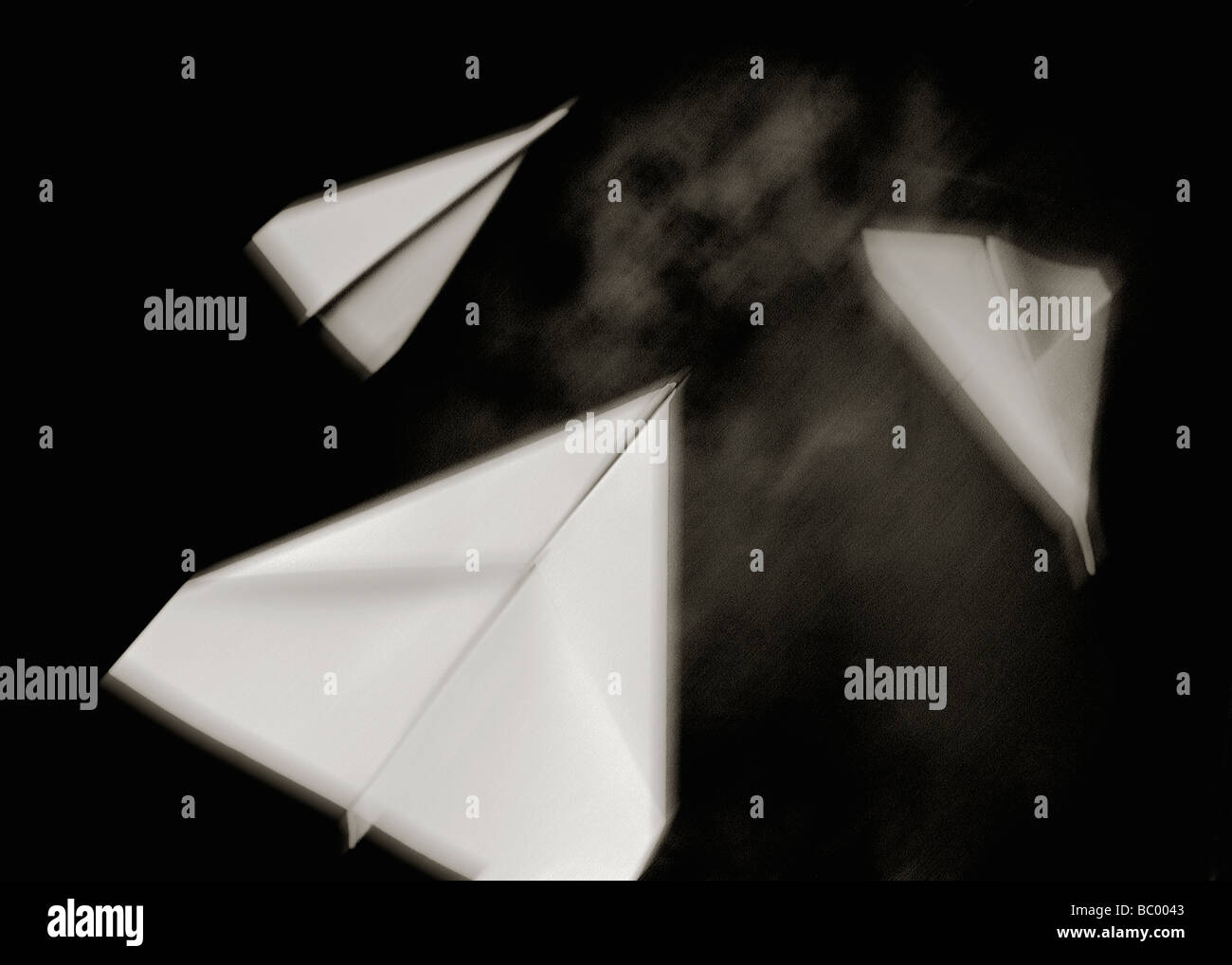 Planes in flight hi-res stock photography and images - Alamy