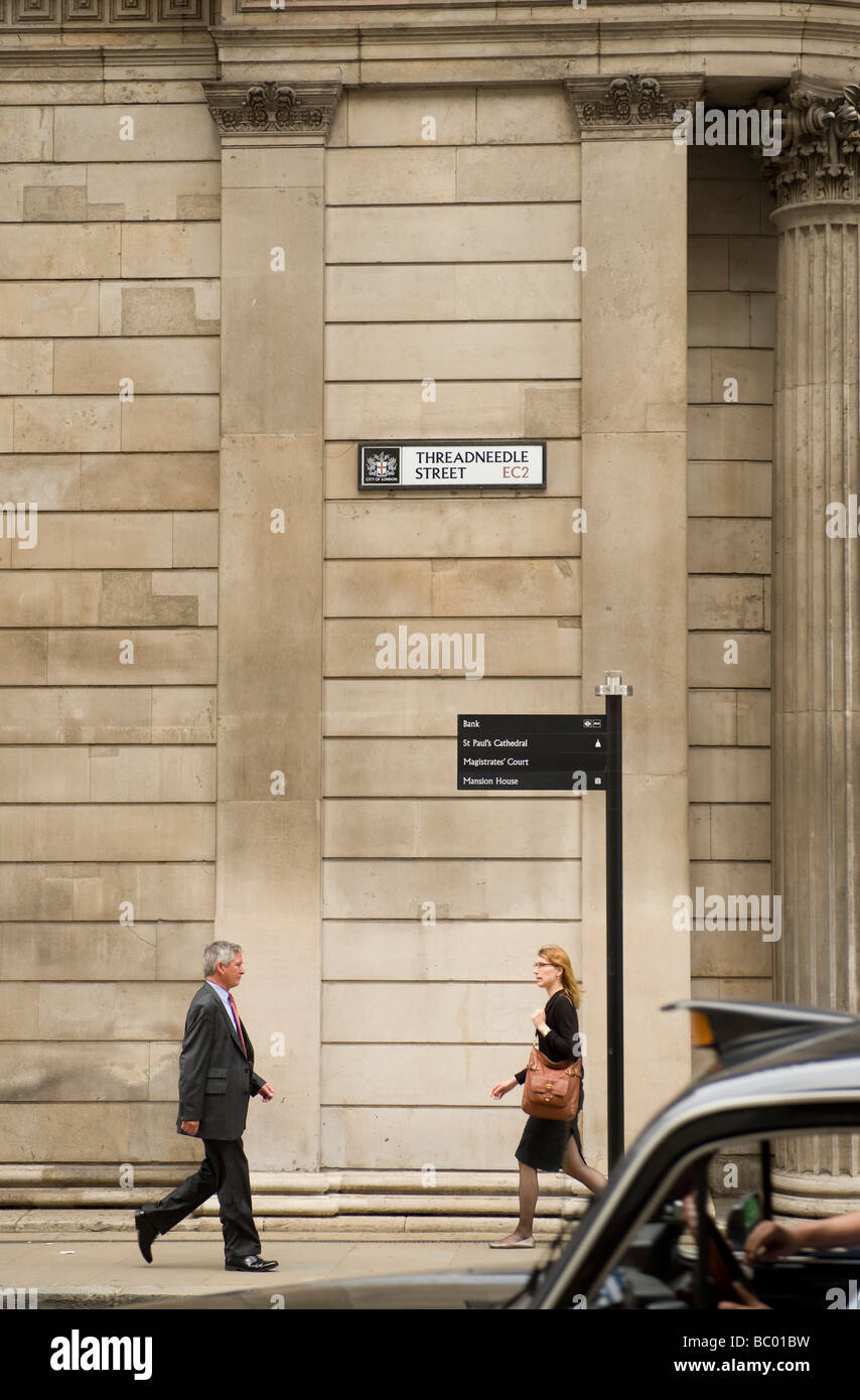 Threadneedle Street London EC2 Stock Photo - Alamy