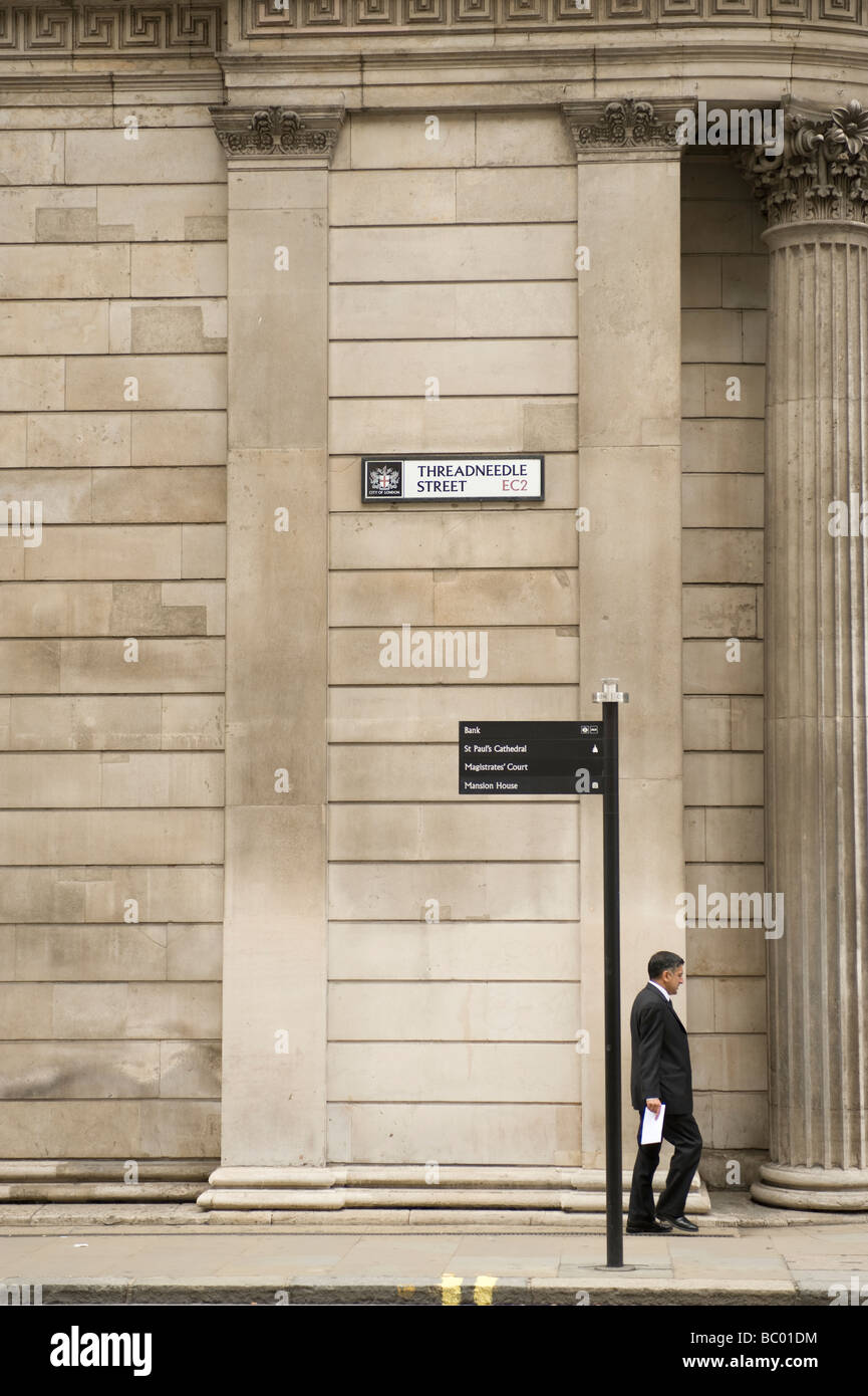 Threadneedle Street London EC2 Stock Photo - Alamy