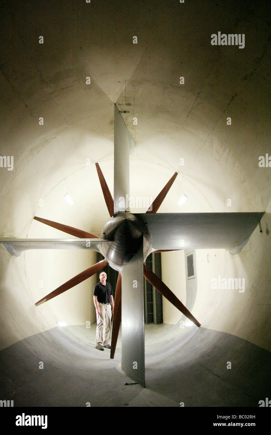 Wind tunnel hi-res stock photography and images - Alamy