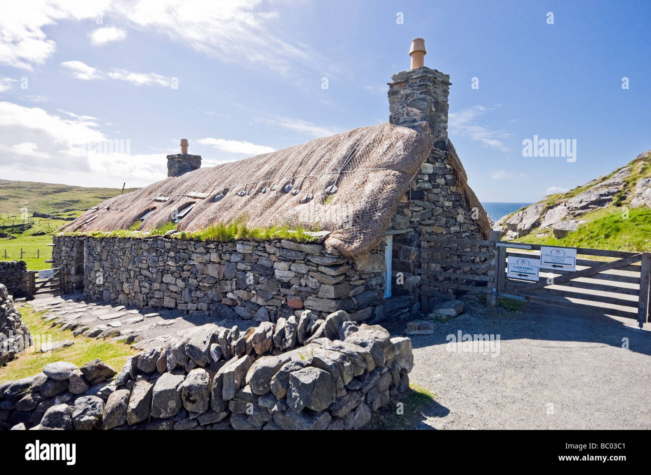 Black house scotland hi-res stock photography and images - Alamy