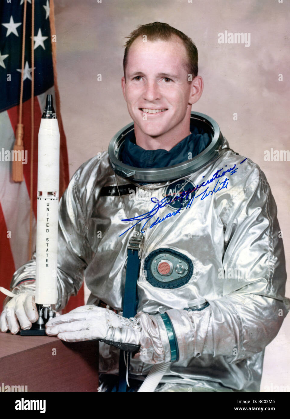 American astronaut hi-res stock photography and images - Alamy