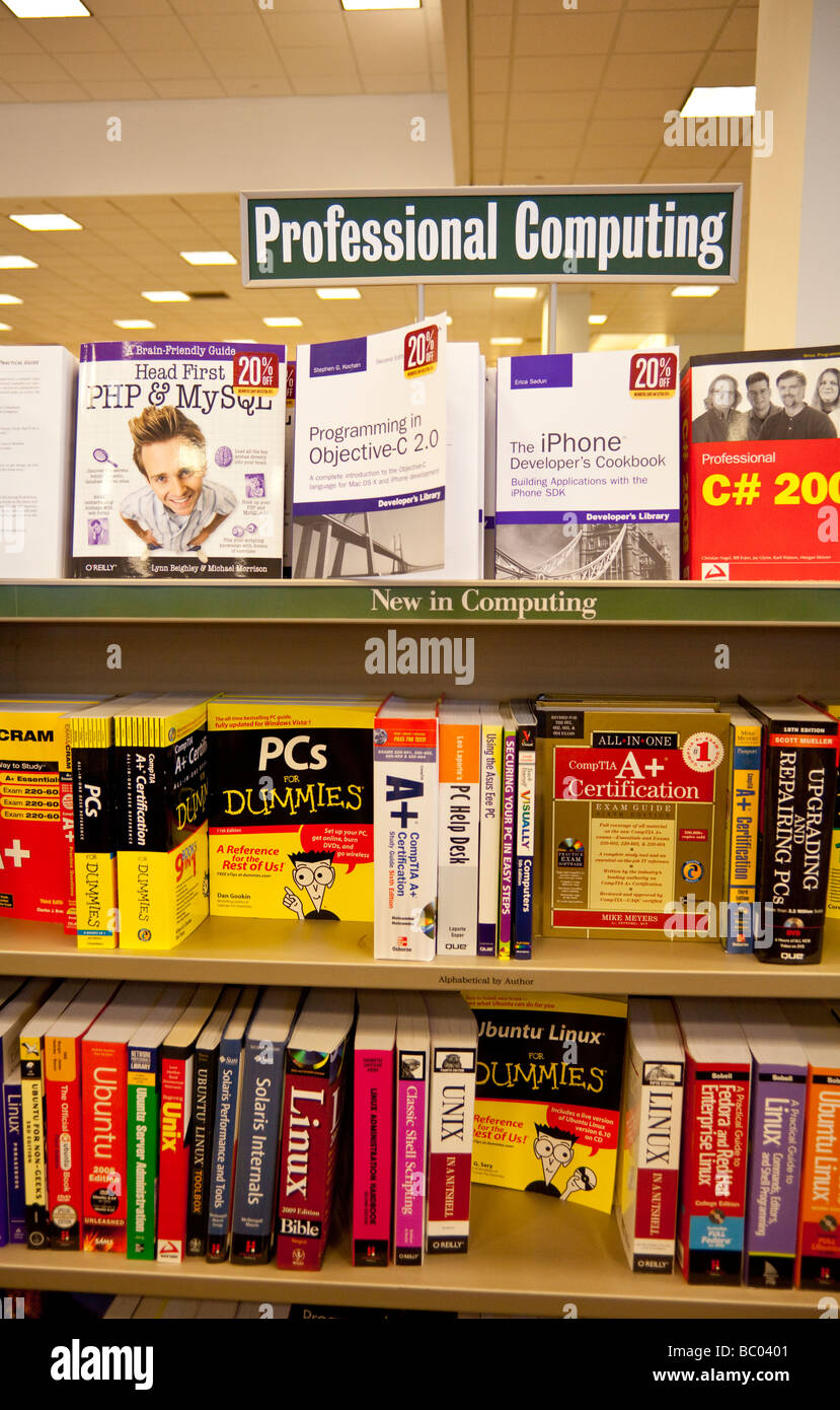 Interior shelves books vertical hi-res stock photography and images - Alamy