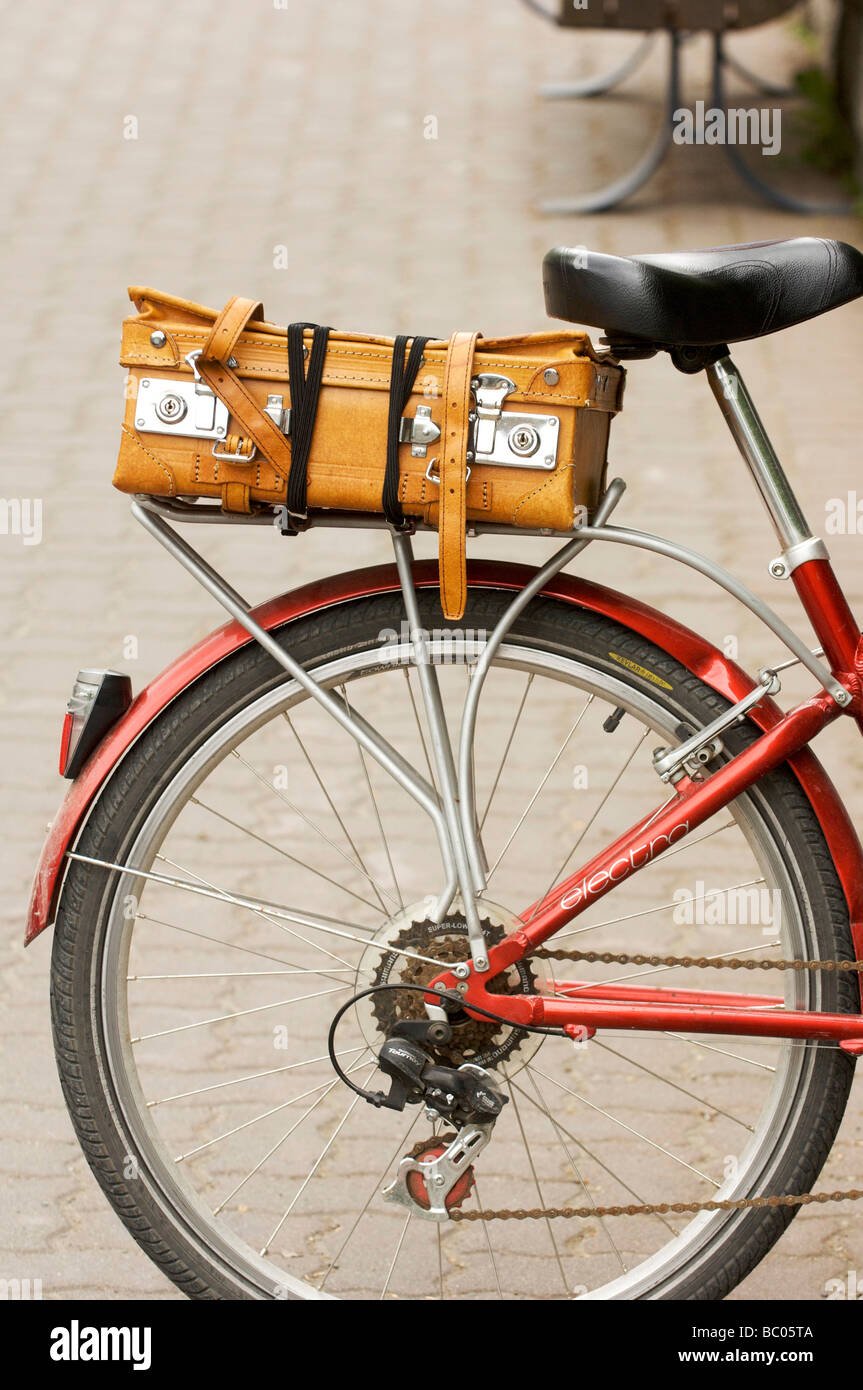 Case rack hi-res stock photography and images - Alamy