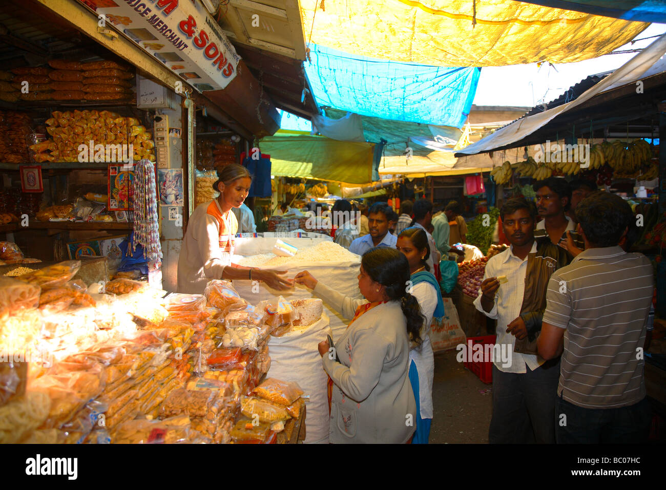 India tamil nadu market ooty hi-res stock photography and images - Alamy