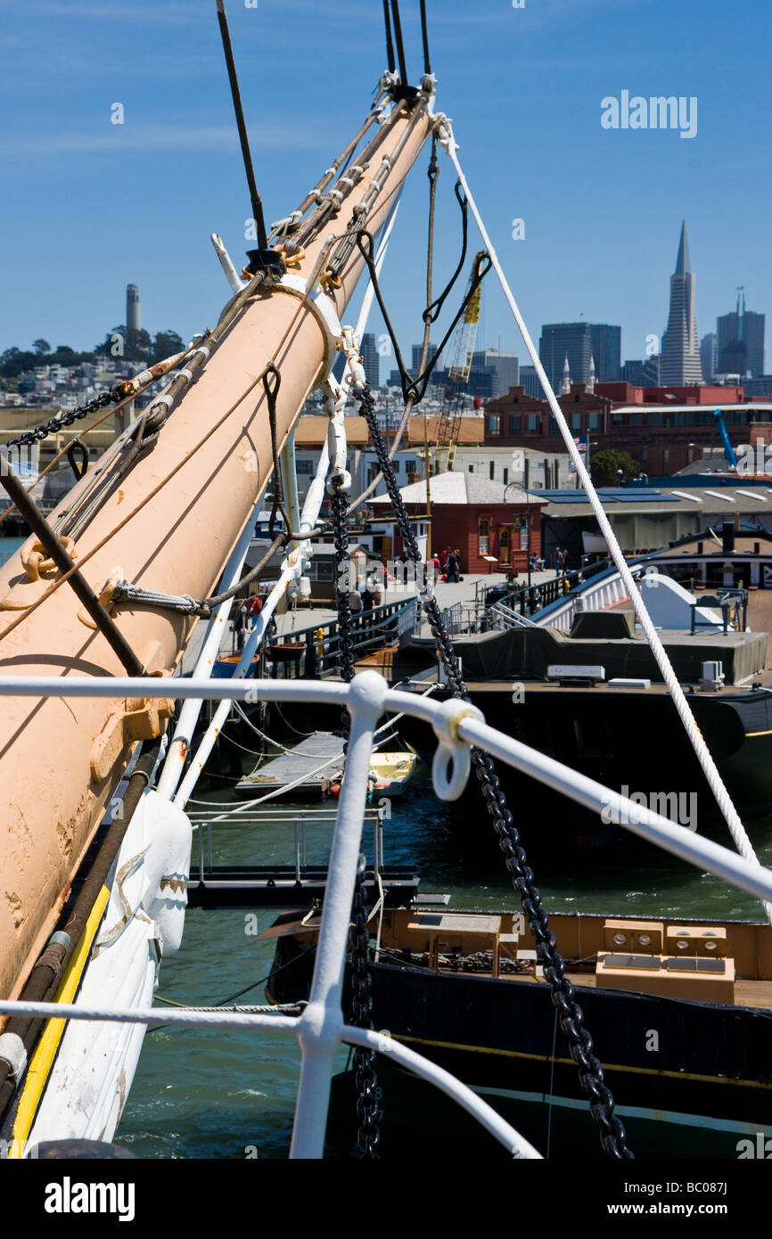 Square Rigger Ship High Resolution Stock Photography and Images - Alamy