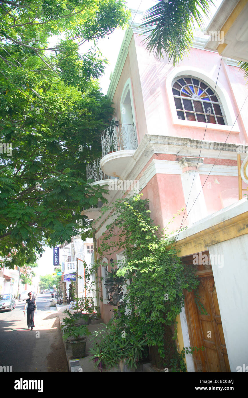 Streets of pondicherry hi-res stock photography and images - Alamy