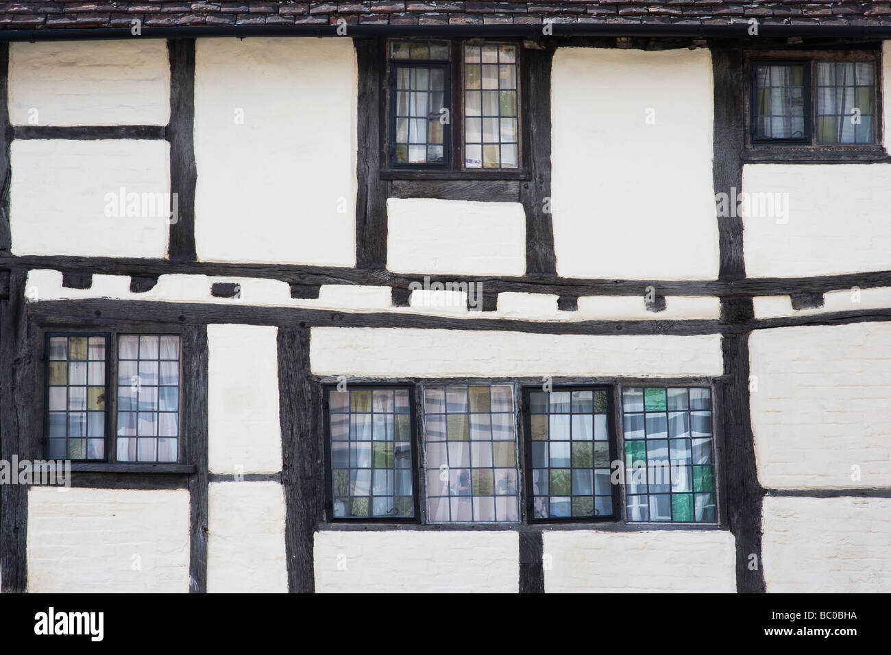 Exterior tudor timber framed house hi-res stock photography and images ...