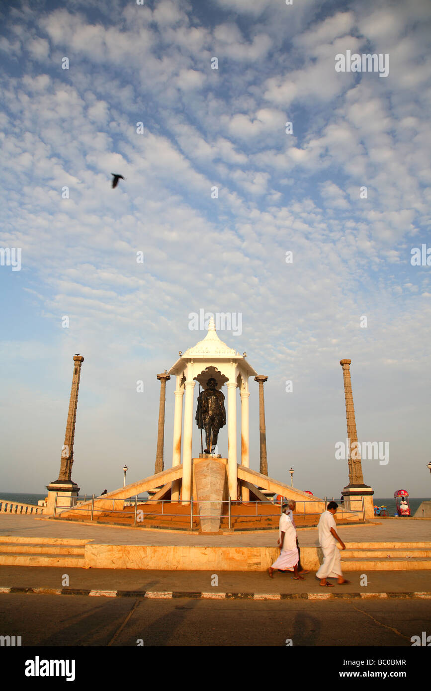 Pondicherry beach gandhi statue hi-res stock photography and images - Alamy